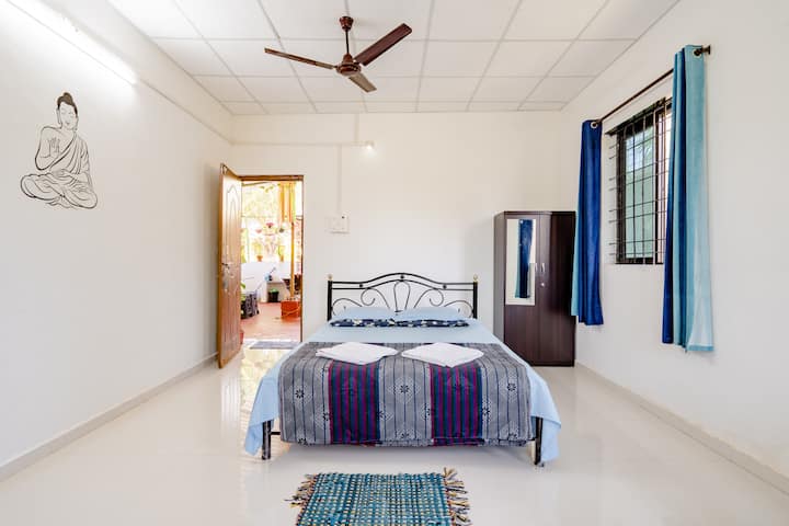 Paras - The Golden Hideout | Studio With Pvt Bath - Goa