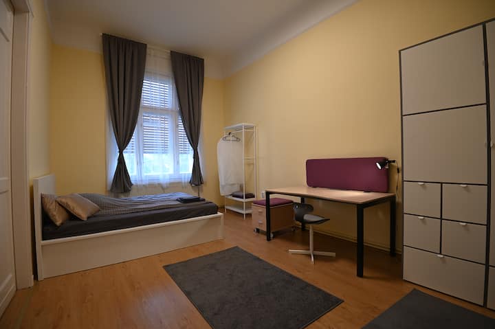 Yellow Room - Nefelejcs Street - Budapest