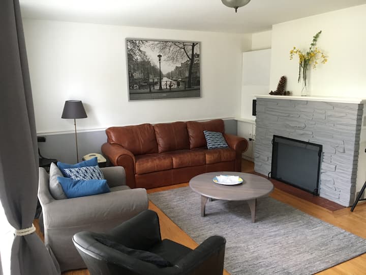 Oakville Charming 4 Bed House - Hamilton