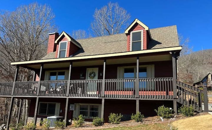 Wow! Lake & Mountain Views | Creek | Spacious - Hiawassee, GA