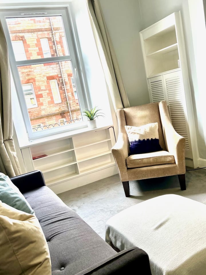 Contemporary City Apartment With All Amenities - Scottish Gas Murrayfield Stadium