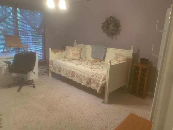 Cozy Bedroom In Wooded Setting.  Near The Beach! - Salisbury, MD