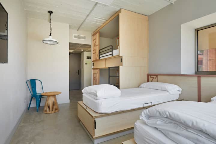 Private Room For 4 Pax. Unite Hostel - Badalona