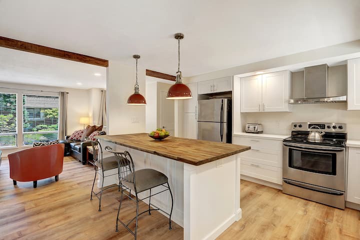 P5a 3br/2ba House - Upstairs Only - Redmond, WA