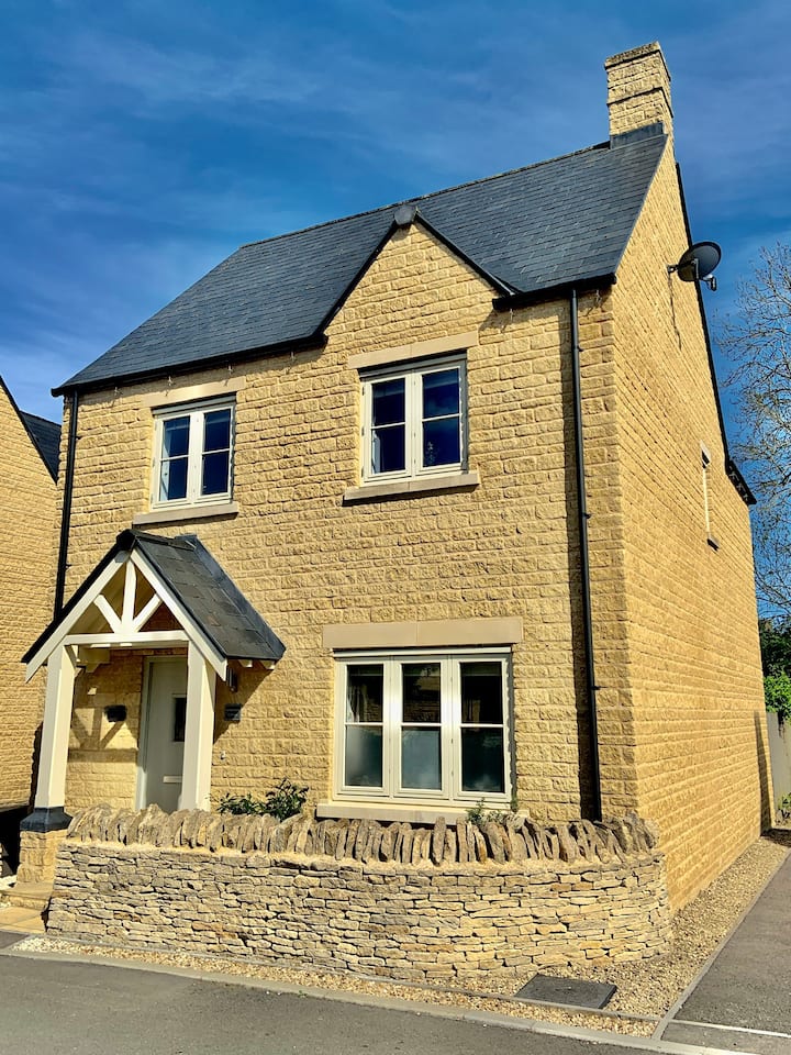 Honeystone Cottage Sleeps 8 - Bourton On The Water - Bourton-on-the-Water