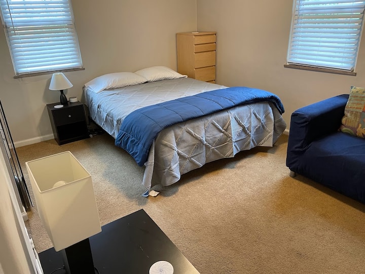Private Suite, Bed/bath/kitchenette. Ez To Dt Indy - Indianapolis, IN