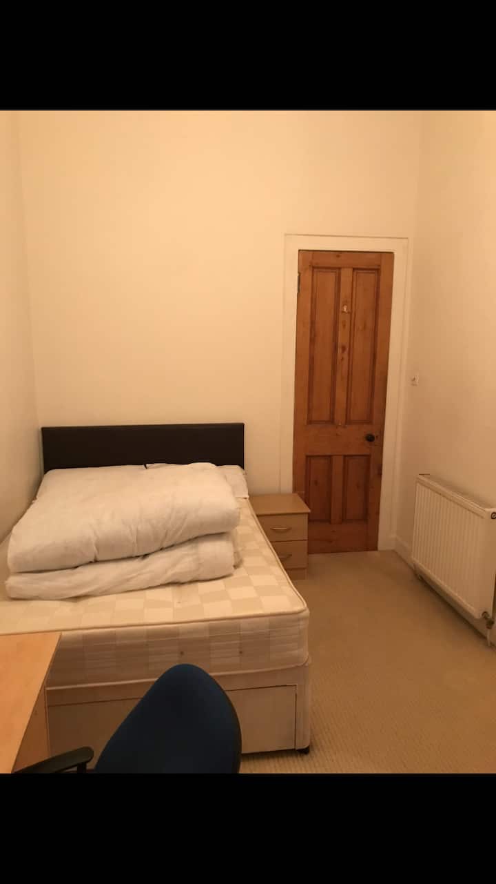 One Spare Bedroom - East Kilbride