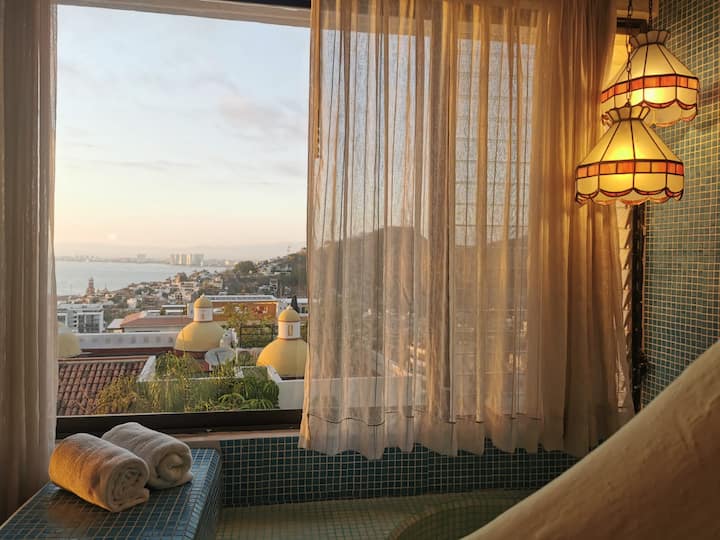 Great View Condo With Pool At City Center - Puerto Vallarta