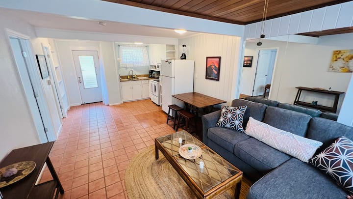 Lovely 1 Bedroom Condo Across From The Beach - Honokōwai Beach Park