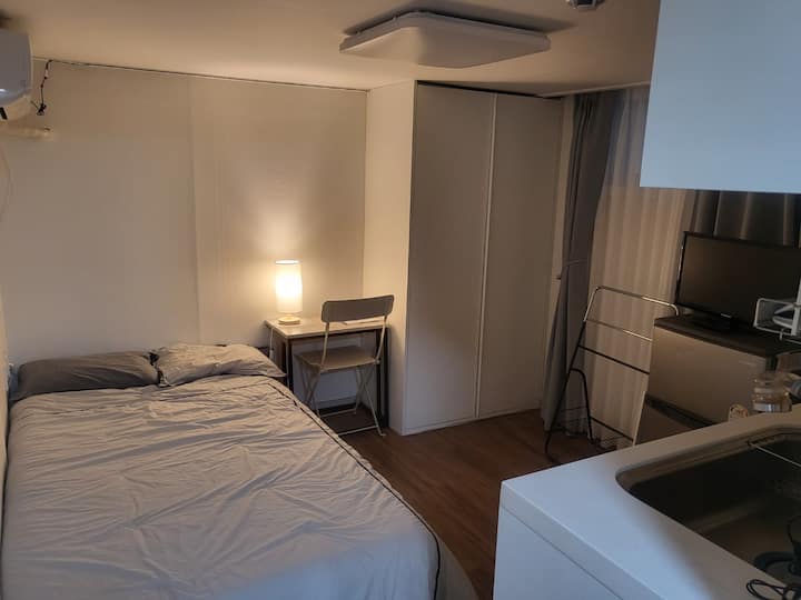 3호 New Studio, 청소비 무료, 신논현역 5분 거리, Jtbc 촬영장 - Seoul