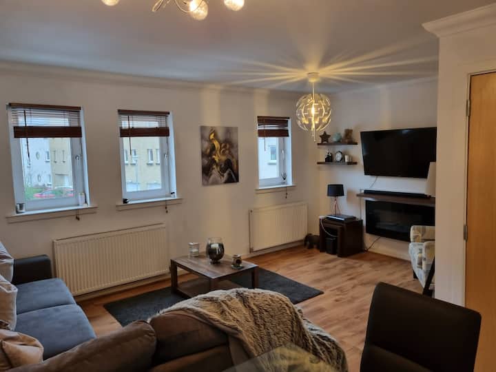 3 Bedroom Townhouse In Desirable Location - Kilmarnock