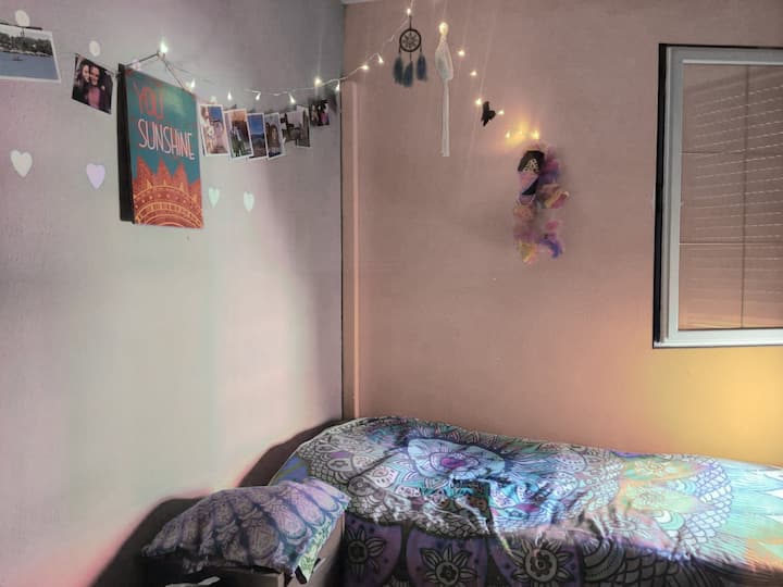 "Melon" Room In An Authentic & Modern Flat - Granada