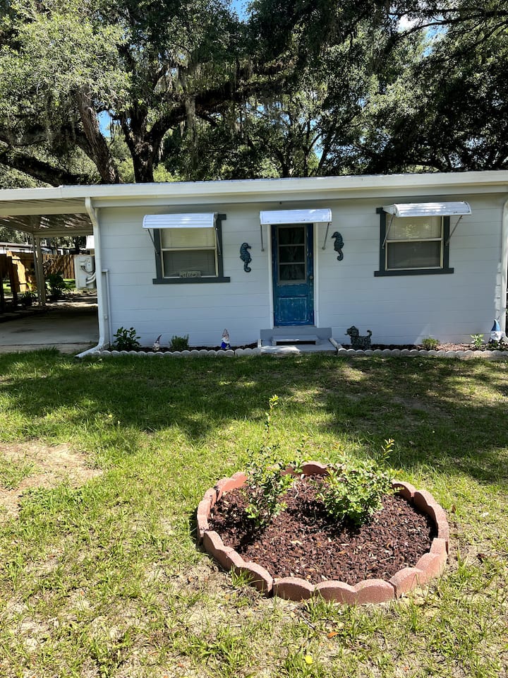 Little House By The Woods - Inverness, FL