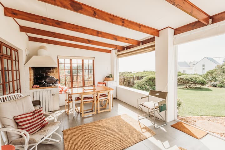 Large Seaside Family Home 2min To Beach - Grotto Bay