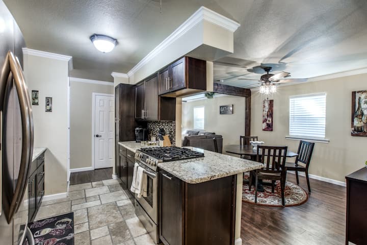 Centrally Located Home In Fort Worth - Rivercrest Drive – Fort Worth