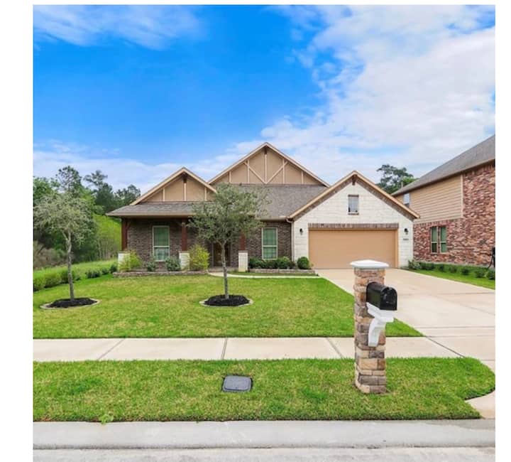 Luxury Rental In Convenient Location - Spring, TX