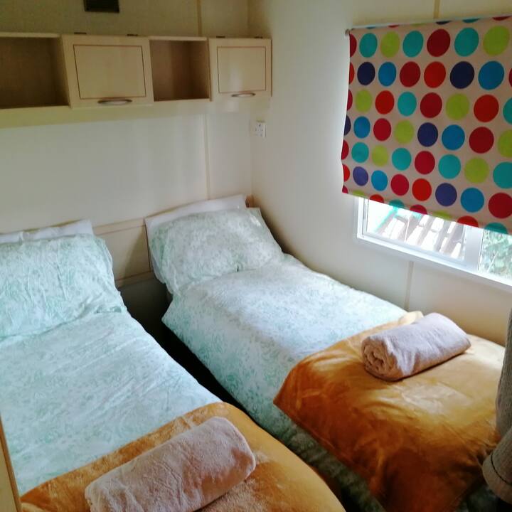 Lovely Private 2 Bedroom Space With Parking - Kells
