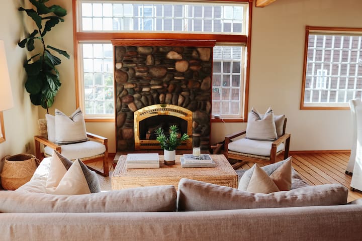 Cannonbeachhaus: A Luxury Cottage By Haystack Rock - Cannon Beach, OR