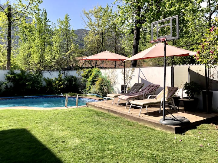 Linda Y Amplia Casa En Santa María Manquehue - Santiago