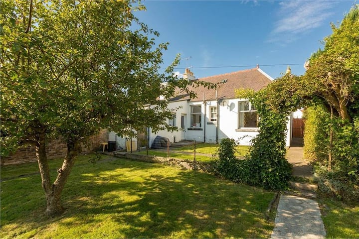 Three Bedroom Detached Villa With Large Garden - Dunfermline