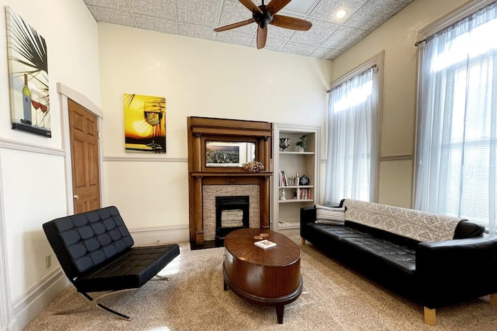The Loft On 5th  W/hot Tub In The Oregon District - Dayton, OH
