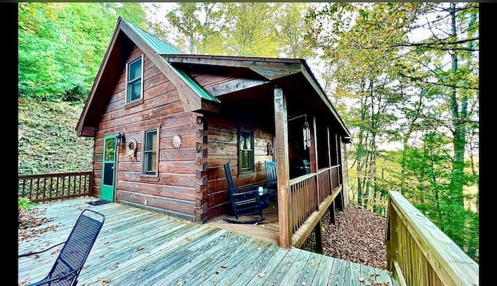 Stargazers Retreat - Secluded Cozy Cabin - West Jefferson, NC