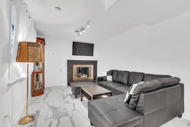 018 Premium Room W/ Ensuite Bath Dca Hq2 - Arlington, VA