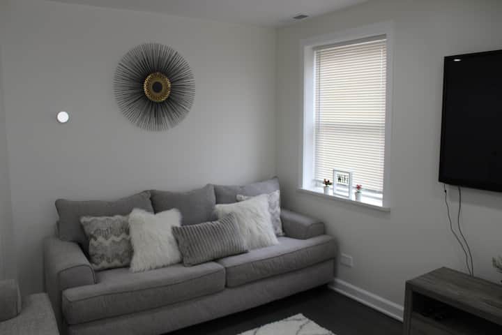 Spacious 3-bedroom Apt In Avondale, Chicago - Chicago, IL
