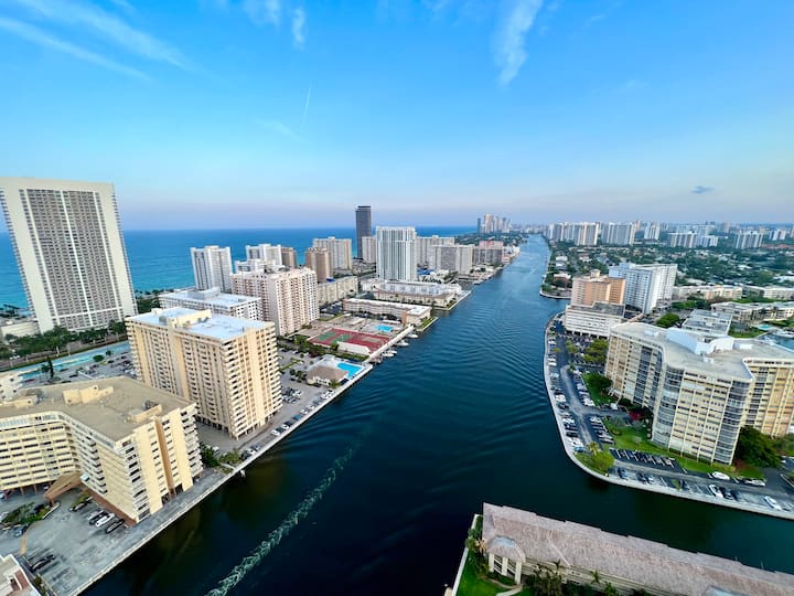 52a Exclusive 3bdr Apt W/amazing View At Beachwalk - Hallandale Beach