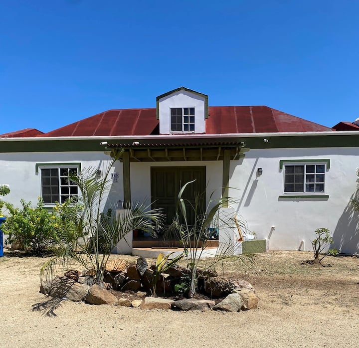 Sweet Hibiscus House On The Hill - Pool & View! - Aruba