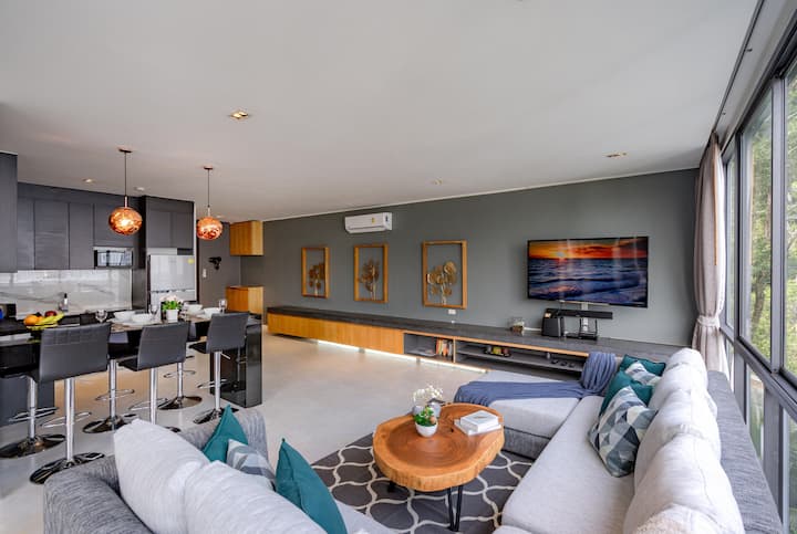 Huge 90sqm Condo W. Panoramic Windows And Seaview! - 푸켓