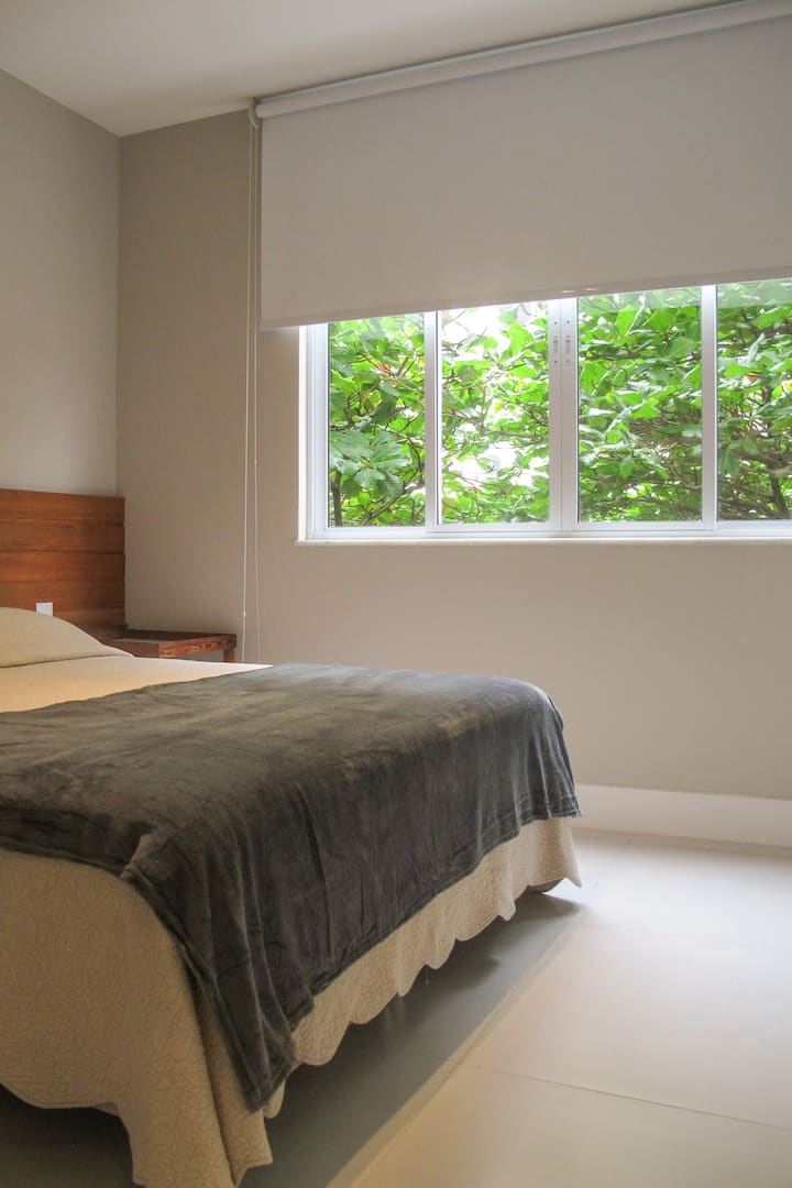 Lindo Quarto E Sala A Poucos Metros Do Mar C106 - Brasil