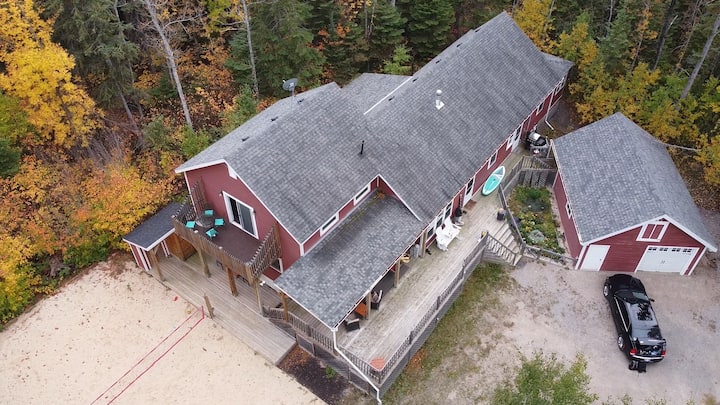 Sand By The Bay - Luxury Cottage Steps From Lake - Manitoba