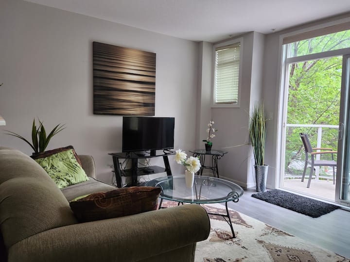 Discovery Bay Resort #245-2bed-2bath (90 Day Min) - 킬로나