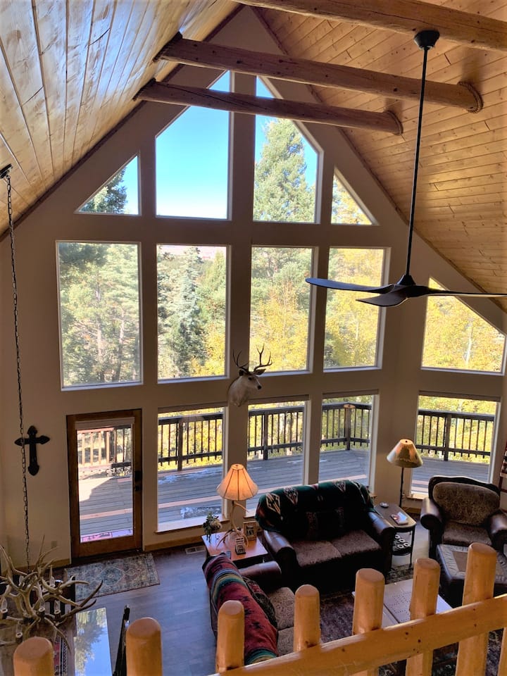 Three-bedroom House W/ Large Deck & Stunning Mountain Views! Sleep Up To 8 - Angel Fire, NM