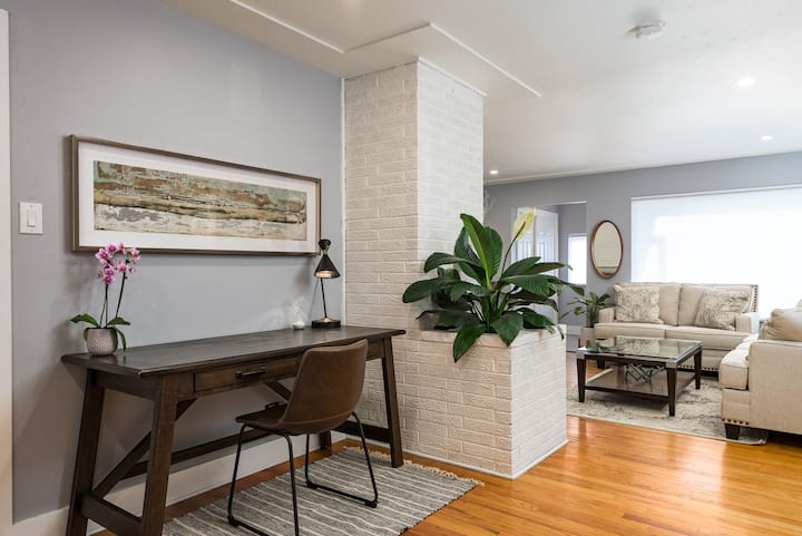 Boho Bungalow- Shuffleboard, Cornhole, 10 M Den - Denver, CO