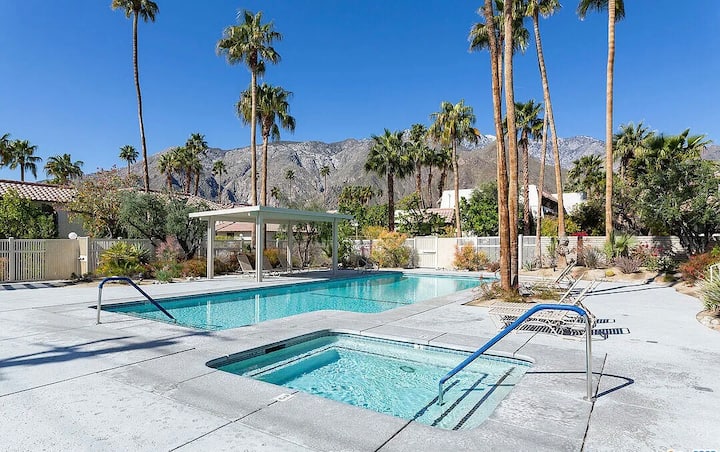 Palm Springs Charmer Near Town! - Palm Springs, CA
