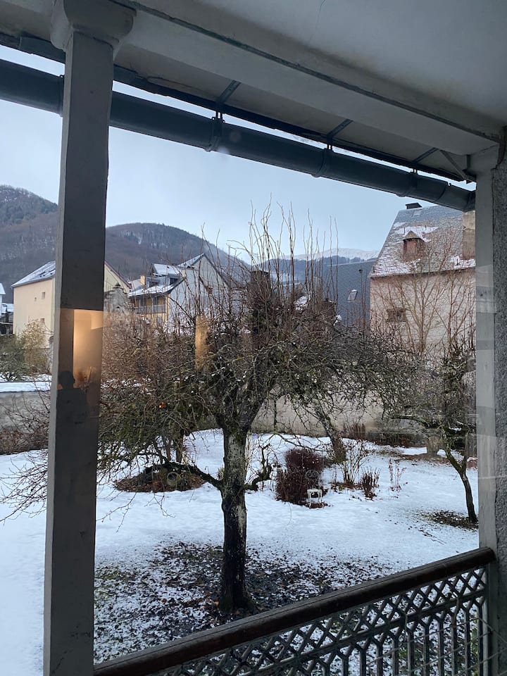 Reflets De Montagnes - Arreau