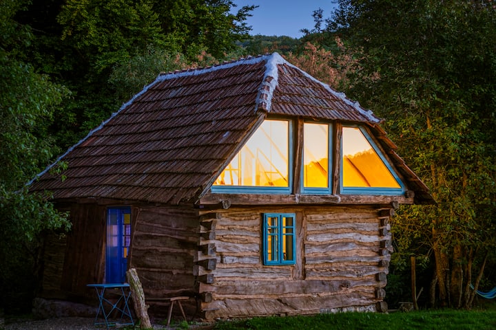 Casa Strâmbă, Comfy Tiny House With Fireplace - Șuncuiuș