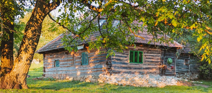 Casa Marie-jose, Restored Traditional Wooden House - Șuncuiuș