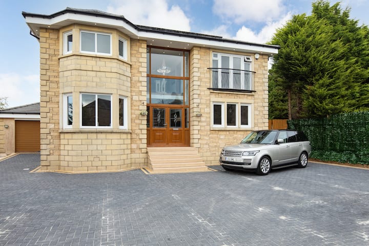 Cop 26 (Venue 8 Miles) Luxury Five Bed Villa. - Glasgow