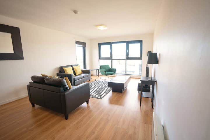 Luxury One Bedroom Apartment With Balcony - Dundee