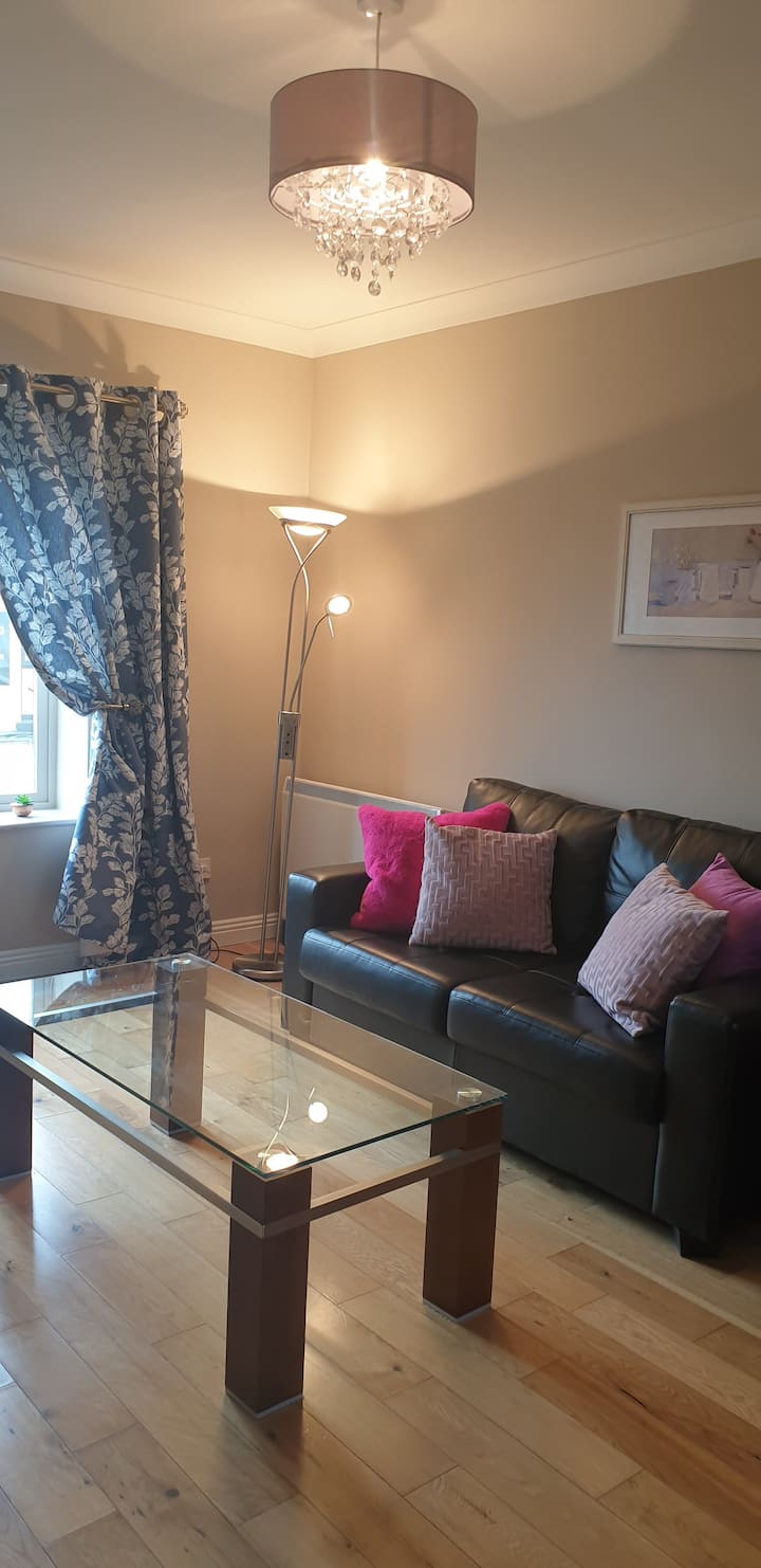 Central 1 Bedroom Apartment With Parking - Trim