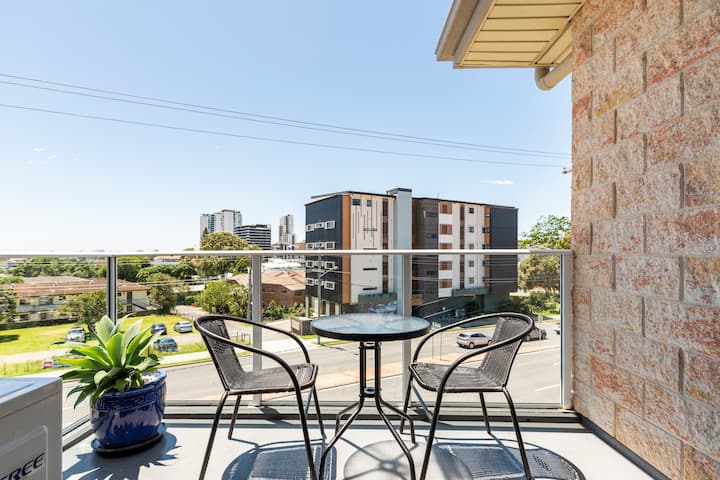 Lovely 2 Bedroom Apartment In Southport - Gold Coast