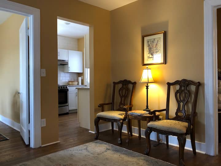 Walk To Ua & Downtown. Renovated Condo - Tuscaloosa, AL