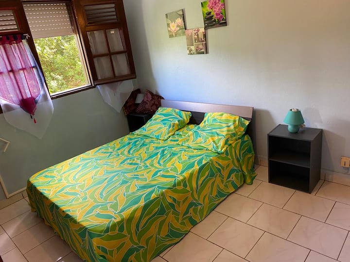T2 éQuipé, Chambre Climatisée Et Parking Compris - Guadeloupe