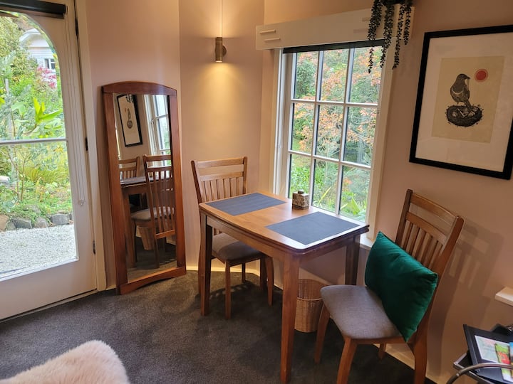 Cosy 1 Bedroom +Ensuite With Own Entrance In The Christchurch Hills. - Governors Bay