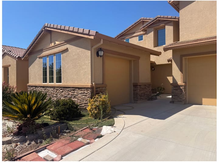 Modern Elk Grove 1br | Pvt | W/d - Elk Grove, CA