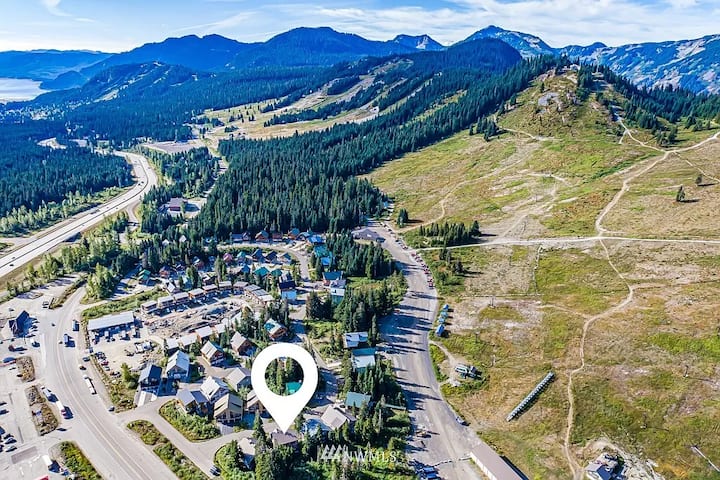 Ski-in/ski-out Apres-ski Chalet - Snoqualmie Pass, WA