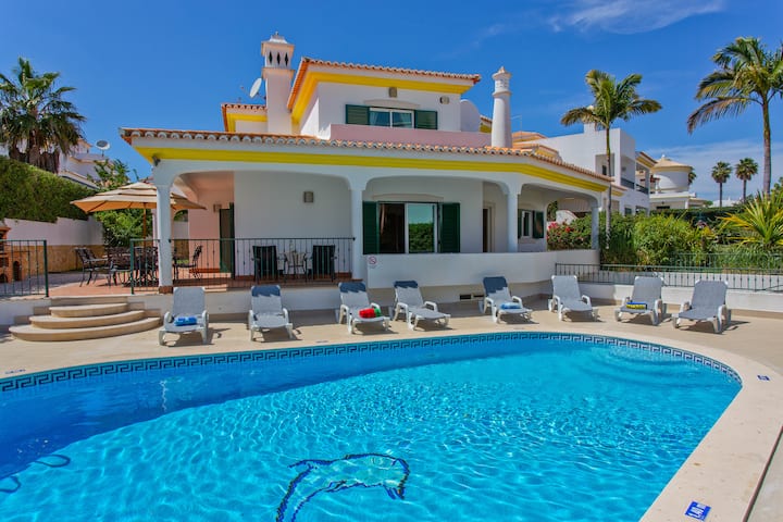 Stunning 4 Bedroom Villa With Pool & Bbq (Rja-25) - Albufeira